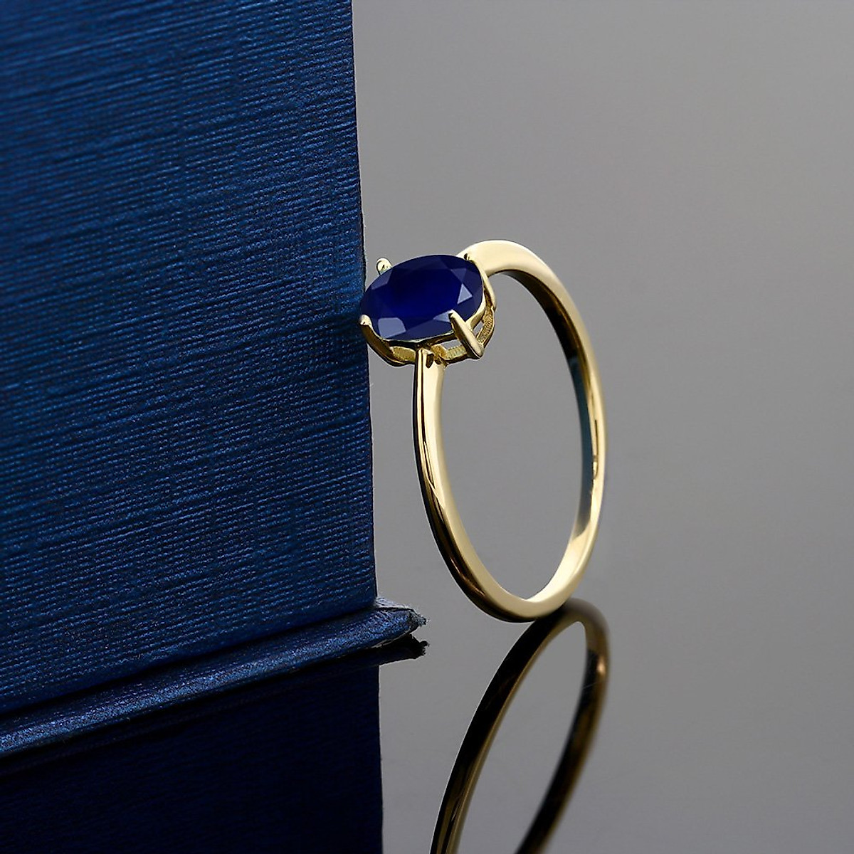 Gem Stone King 10K Yellow Gold Blue Sapphire Solitaire Engagement Ring | 1.02 Cttw | Oval 7X5MM | Gemstone Birthstone | Wedding Engagement Anniversary Promise Ring For Women (Size 9)