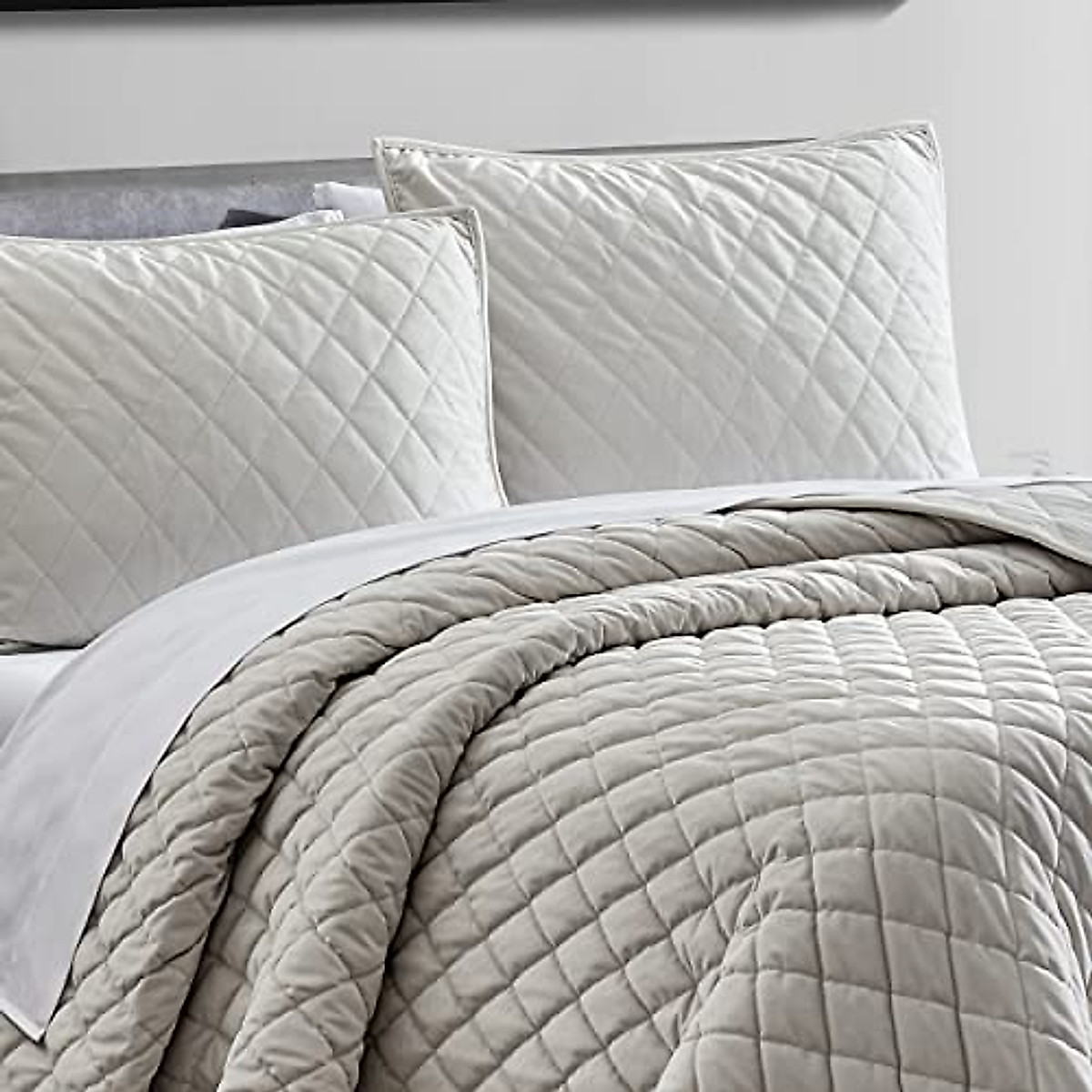 Vera Wang - King Quilt Set, Luxurious Velvet Bedding with Matching Shams, Lightweight Home Decor (Diamond Velvet Natural Ivory, King)