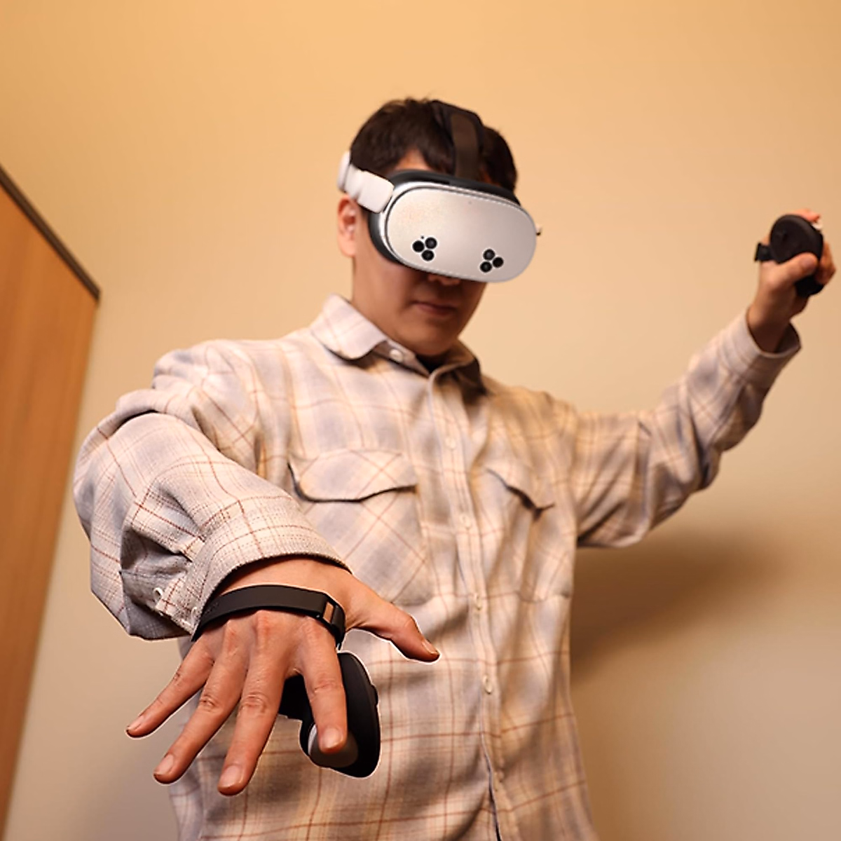 KIWI design Controller Grips Compatible with Meta Quest 3S/Quest 3 Accessories, Silicone Hand Strap Protector