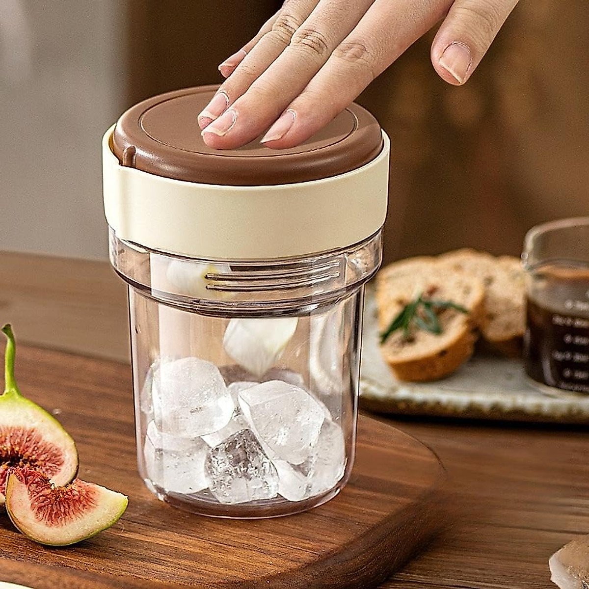 Insulated Reusable Iced Coffee Cup,Portable Insulated Tea Iced Cup Maker with Airtight Lid,Leakproof Drinking Tumbler, Dishwasher Safe, Reusable Bottle for Soda Beer Water (3 ice Cubes)