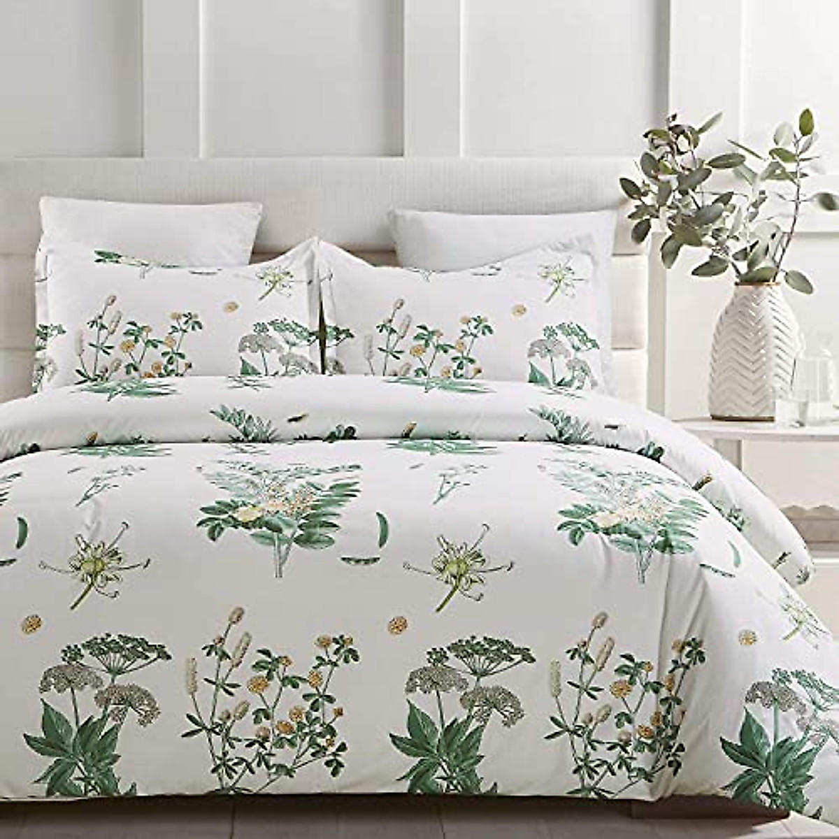 Vaulia Lightweight Microfiber Duvet Cover Set, Floral Print Pattern - King, White /Green Color 3-Piece Set ( 1 Duvet Cover 2 Pillow Shams )