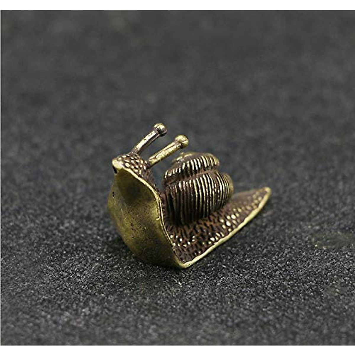 LOTONTJ Brass Statue Miniature Feng Shui Ornament Snail Turns Luck into Your Favor Tea Table Decorative Animal Sculpture Zen Garden Statue Home Office Figurine Attract Good Luck Money