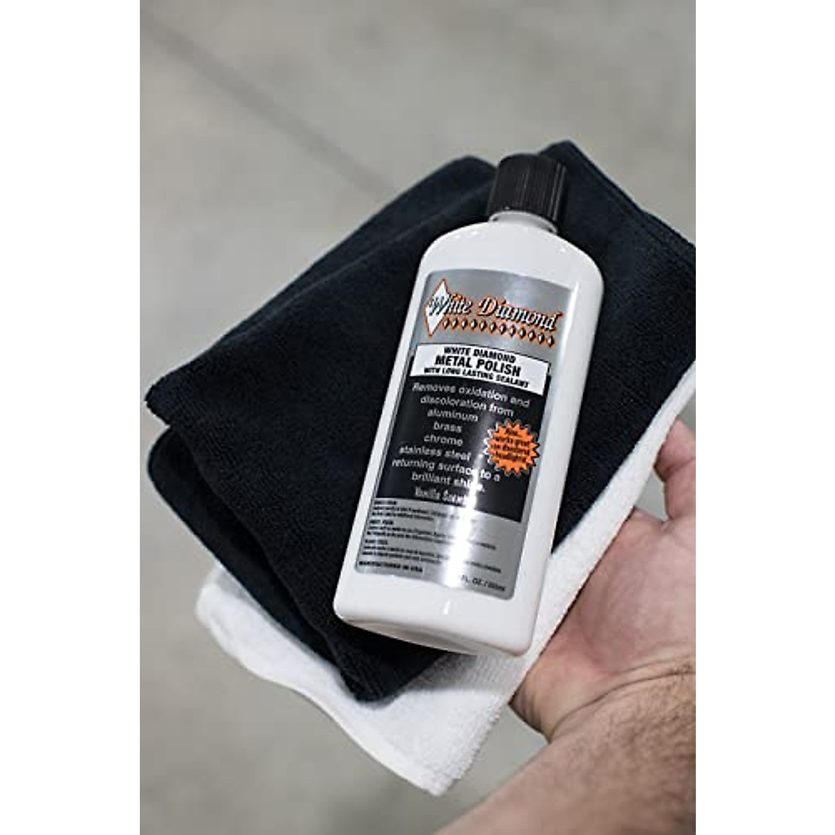 White Diamond Mirror Finish Polishing Pack - Long Lasting Metal Polish & Sealant, Diamond Coat Graphene Ceramic Spray, 2 Microfiber Towels, 2 Polyester Application Pads, 2 Terry Clothes