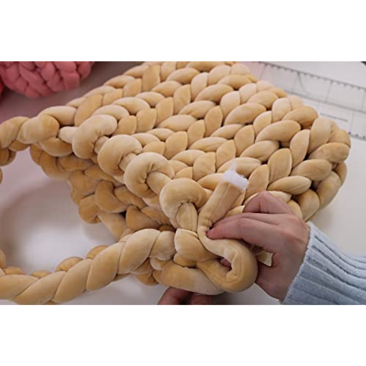 Chunky Yarn for Arm Knitting, guofa Giant Soft Fleece Yarn Bulky Yarn for Throw Blanket Pillow, Hand Knitting Bag, Cat Bed and DIY Home Decorations