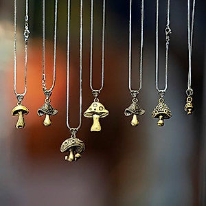 Huquary 140 Pcs Mushrooms Charms Bulk Alloy Mushroom Charms Pendants Antique Style Plant Small Cute Jewelry Findings for DIY Necklace Earrings Bracelet Making Craft Supplies(Bronze)