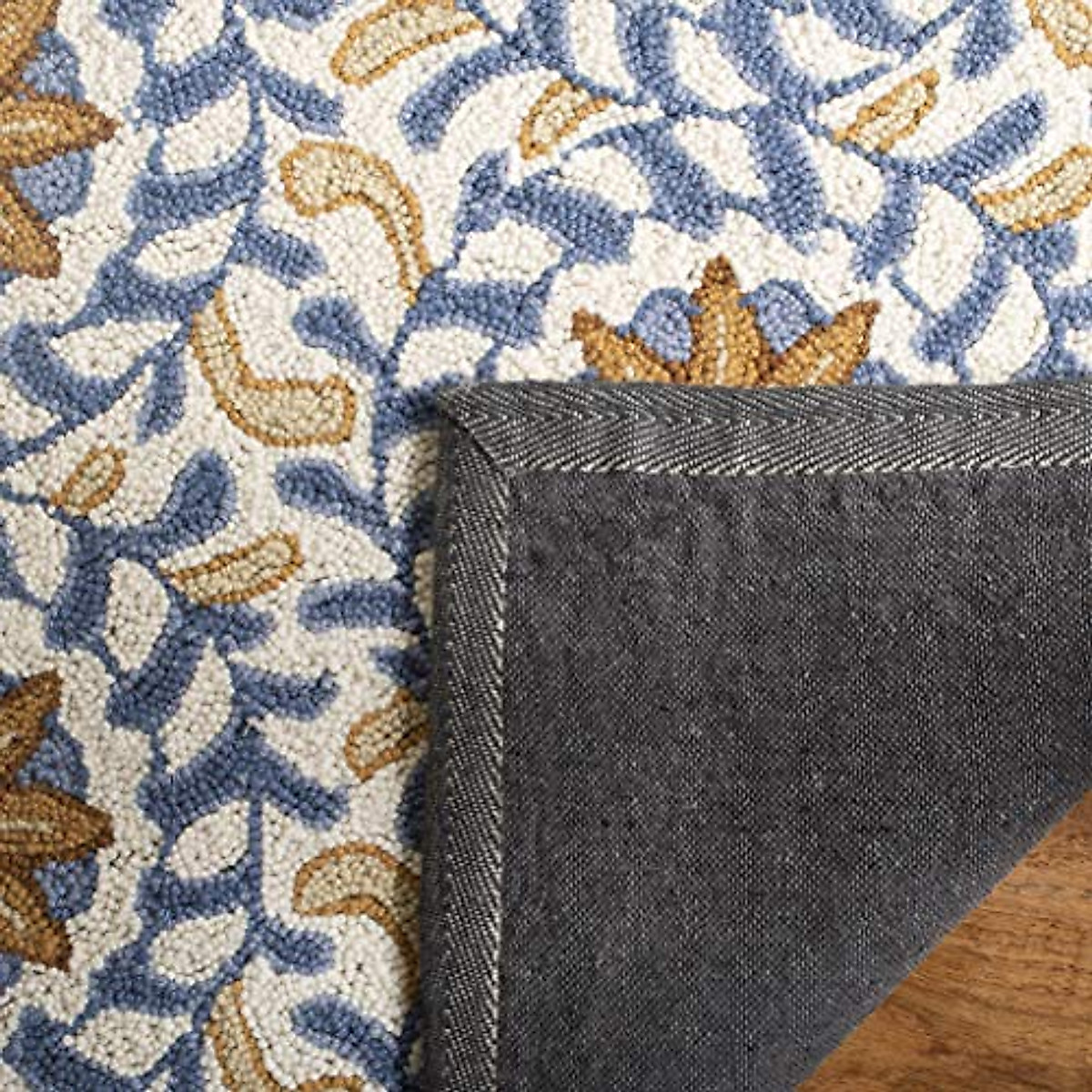 SAFAVIEH Chelsea Collection Accent Rug - 1'8" x 2'6", Ivory & Blue, Hand-Hooked French Country Wool, Ideal for High Traffic Areas in Entryway, Living Room, Bedroom (HK150A)