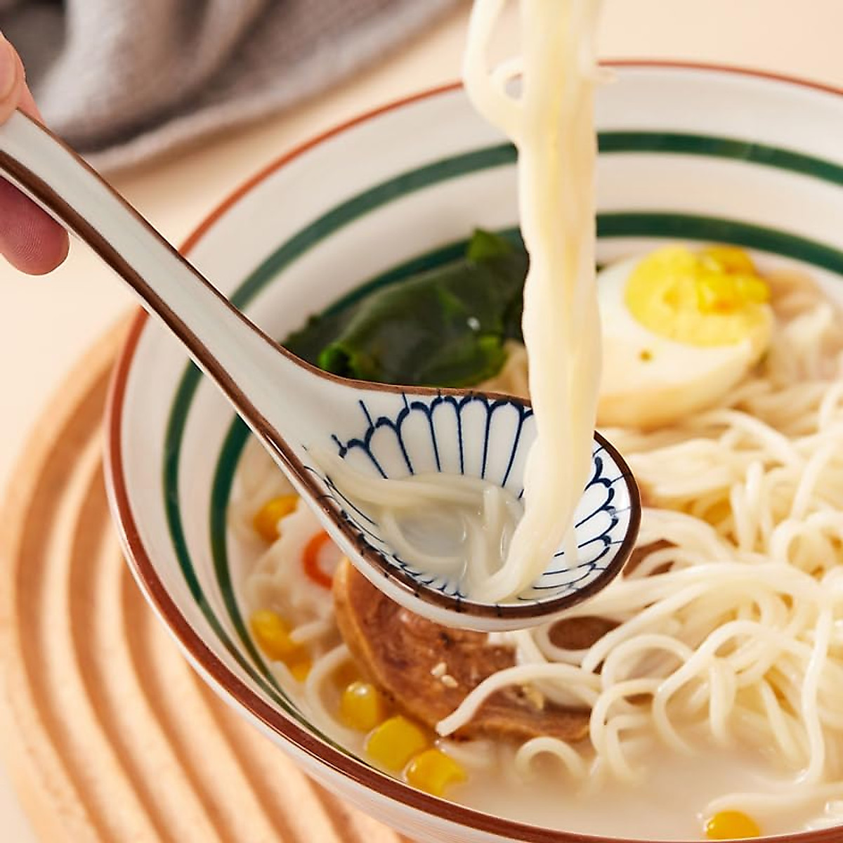 JOBNTZ Asian Soup Spoon,Ceramic Ramen Spoon,6.4inch Japanese Pho Spoon with Long Handle for Miso,Dumpling,Noodles,Wonton (Blue and White Porcelain, Set of 4)