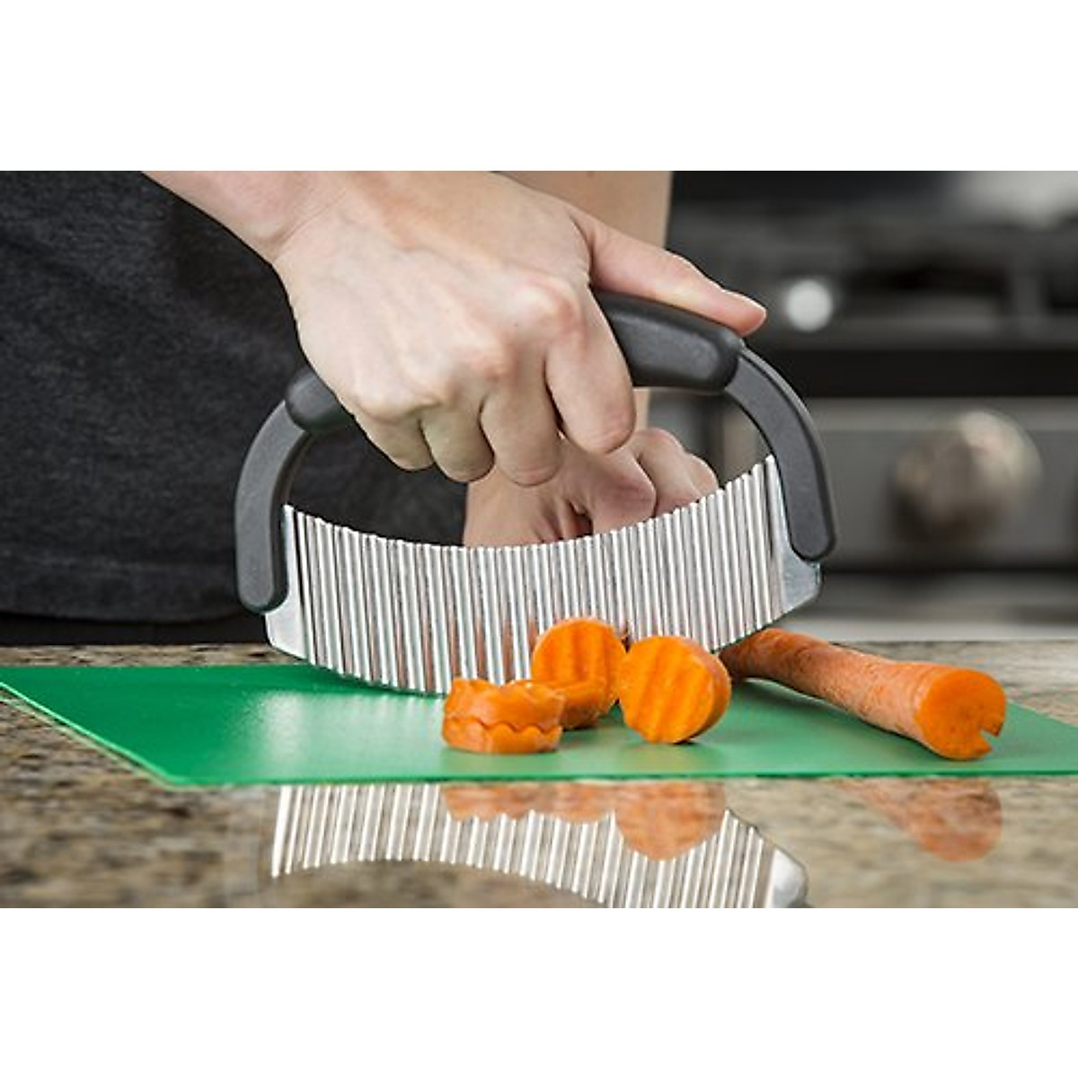 Tablecraft H6610 Crinkle Cutter Single Blade with Plastic Handle, Small, Black