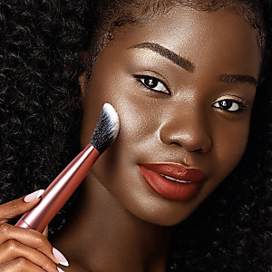 Real Techniques Seamless Complexion Makeup Brush, For Foundation, Primer, & Moisturizer, Multipurpose Foundation Brush Or Skincare Tool, Streak-Free, Buildable Coverage & Natural Finish, 1 Count