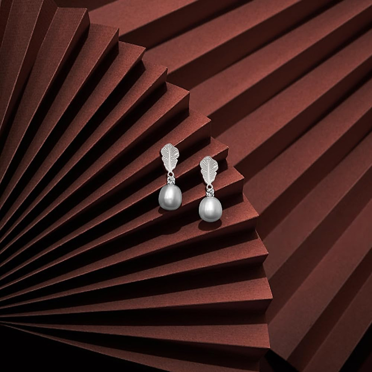 DICOSMETIC 30Pcs Leaf Stud Earrings Ear Stud Post Leaf Pad Nature-Inspired Ear Studs Earring Posts with Hole 1.8mm Stainless Steel Studs Findings with 60Pcs Ear Nut for Earring Making