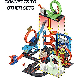 Hot Wheels Toy Car Track Set Gator Loop Attack Playset in Pizza Place with 1:64 Scale Car, Connects to Other Sets