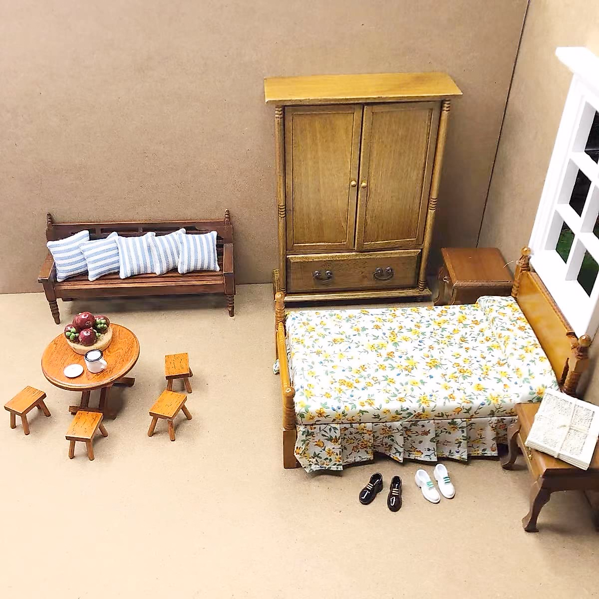 1:12 Miniature Bench Couch Sofa Vintage Wooden Recliner Chair with Cushions Mini House Furniture Accessories