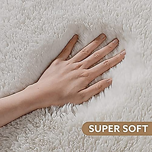 Chloelov Soft Thick Fluffy Faux Fur Area Rug for Living Room 5' x 8', Luxury Plush Shaggy Fuzzy Bedside Rugs for Bedroom Dorm Nursery, No-slip Large Furry Cozy Accent Carpet Mats for Sofa Floor, White