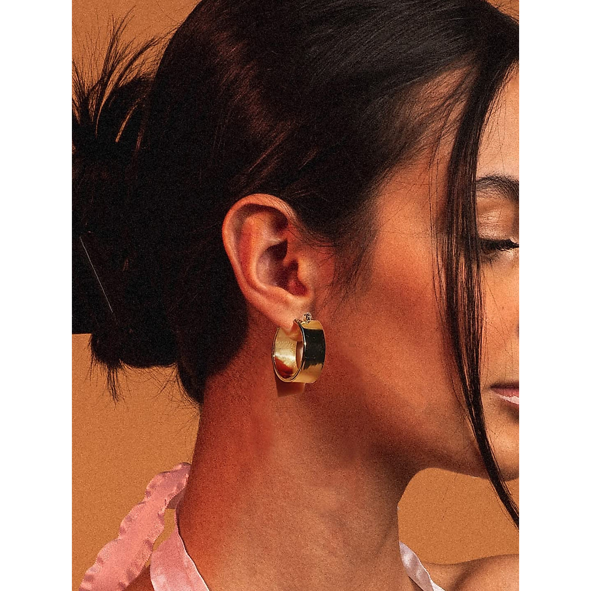 LOKLIFFAI Gold Chunky Hoop Earrings for Women,Lightweight Hoop Earrings