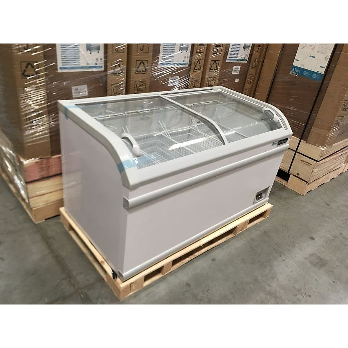 Dukers WD-500Y 56" Commercial Chest Freezer in White 17.6 Cu. Ft