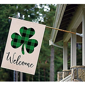 HUGSVIK St Patricks Day House Flags, 28 x 40 Double Sided Saint Patrick's Day Welcome House Flags, Buffalo Plaid Shamrock St Patrick’s Day Decorations Irish Decor for Farmhouse Garden Yard Porch