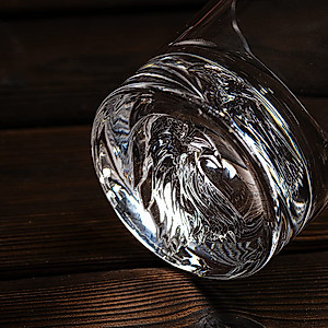 QUEEN&STONE LEAD FREE Old Fashioned Whiskey Glasses with Eagle Pattern On the Thick Weighted Bottom 10oz Set of 4 Perfect for Scotch, Bourbon Cocktails