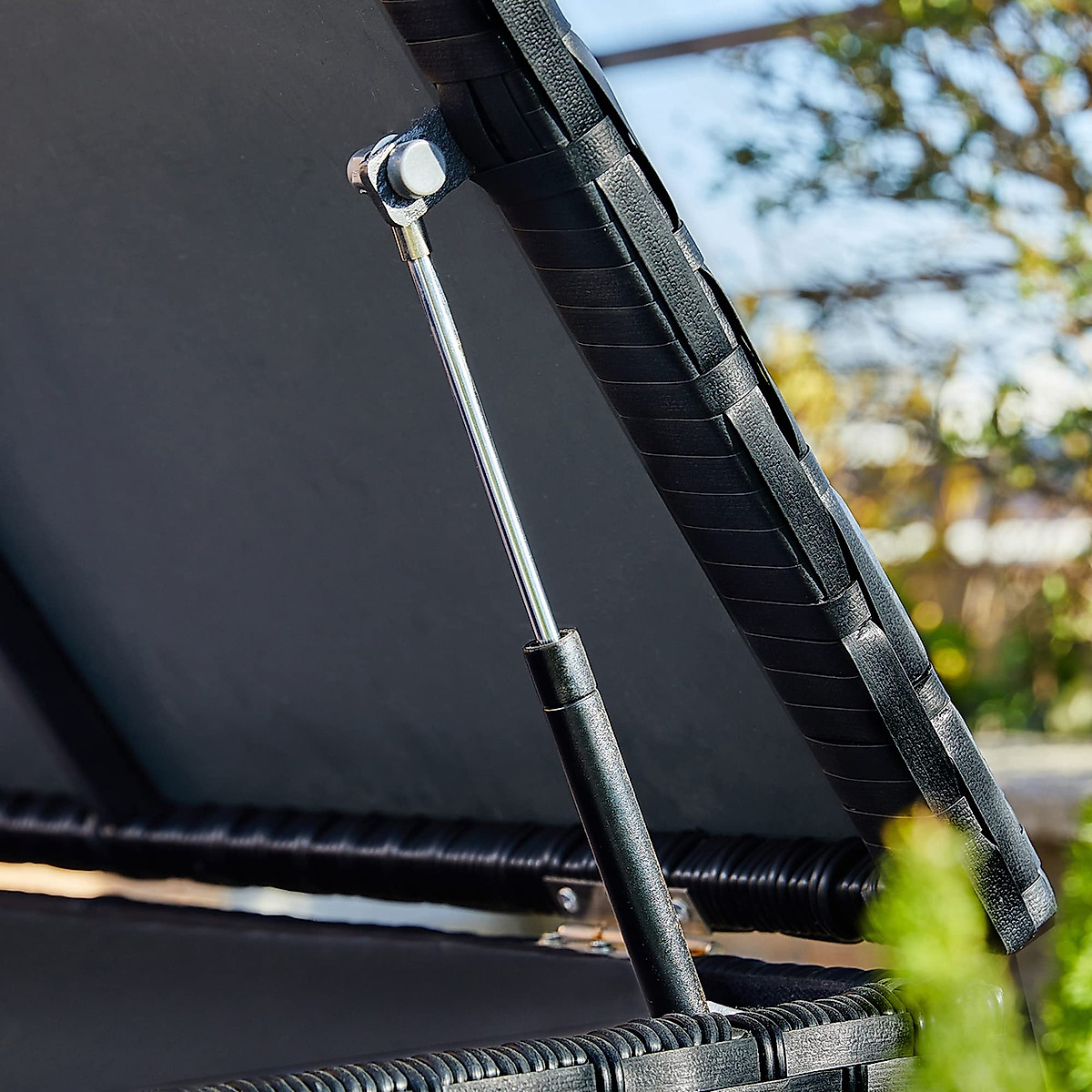 Glitzhome Patio Outdoor Deck Box, 140 Gallons Oversized All-Weather Cushion Wicker Storage Trunk Waterproof, Outside Storage Bin for Patio Furniture Covers, Cushion Pillows, Towels, Garden Tools,