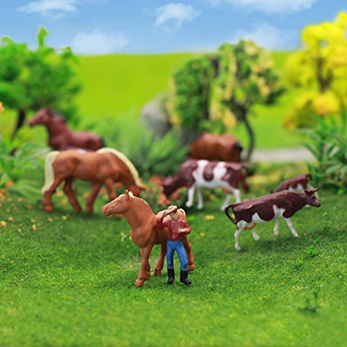 Farm Animals Figure Set,AN8706 36PCS 1:87 Well Painted Farm Animals Cows Horses Figures for HO Scale Model Train Scenery Layout Miniature Landscape New