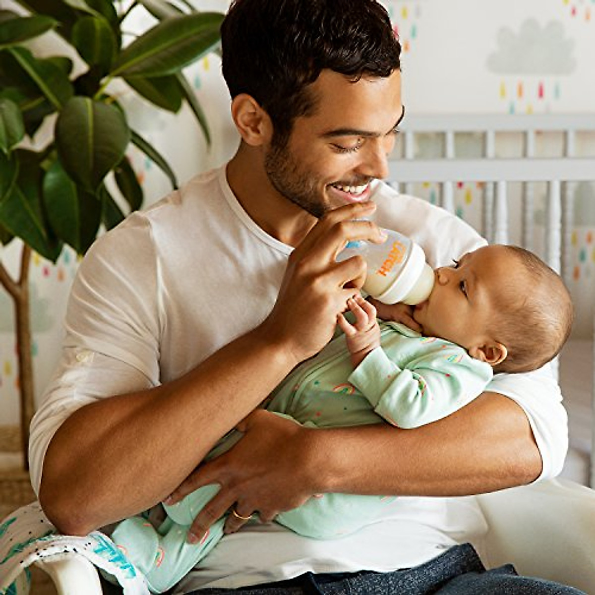 Munchkin® Latch™ Anti-Colic Baby Bottle with Ultra Flexible Breast-like Nipple, BPA Free, 8 Ounce, 3 Pack