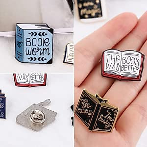 FOVIUPET 7pcs Cartoon Books Enamel Pins with Beige Velvet Bag, Magic Book Badges Cute Collar Brooch Decorative Lapel Pins for Backpack Clothing Learning Gifts for Teacher Student Readers Book Lovers (SET A)