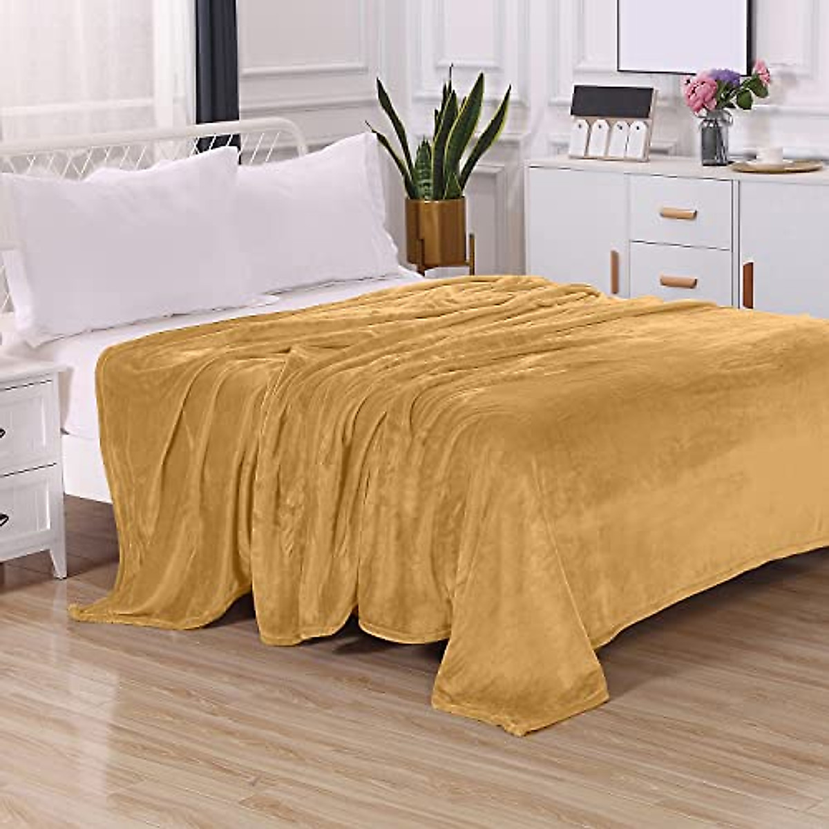 Elegant Comfort Luxury Velvety Feel Blanket, All-Season Lightweight Blanket, Ultra Plush, Soft, Cozy-Fuzzy Flannel Fleece for Couch, Sofa, Bed, Travel, Solid Design, King/California King, Gold-Yellow