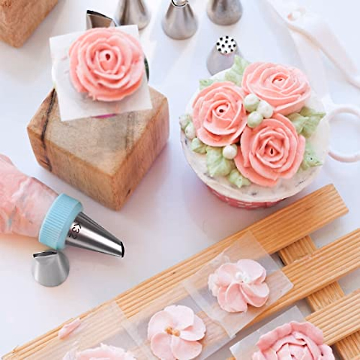 Silicone Baking Mat Macaron Baking Kit, Macaroon Baking Mat Set of 2 Half Sheet Nonstick Baking Mats, 6 Piping Tip, 2 Piping Bag and 2 Tie - Reusable Nonstick Liners for Baking Pans(16.5"x11.6")