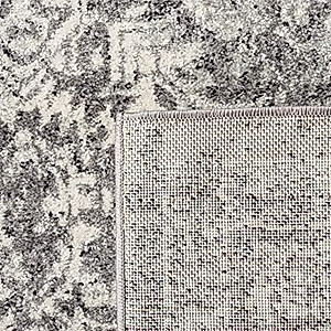SAFAVIEH Evoke Collection 3' Square Grey/Ivory EVK256D Oriental Distressed Non-Shedding Living Room Bedroom Accent Rug