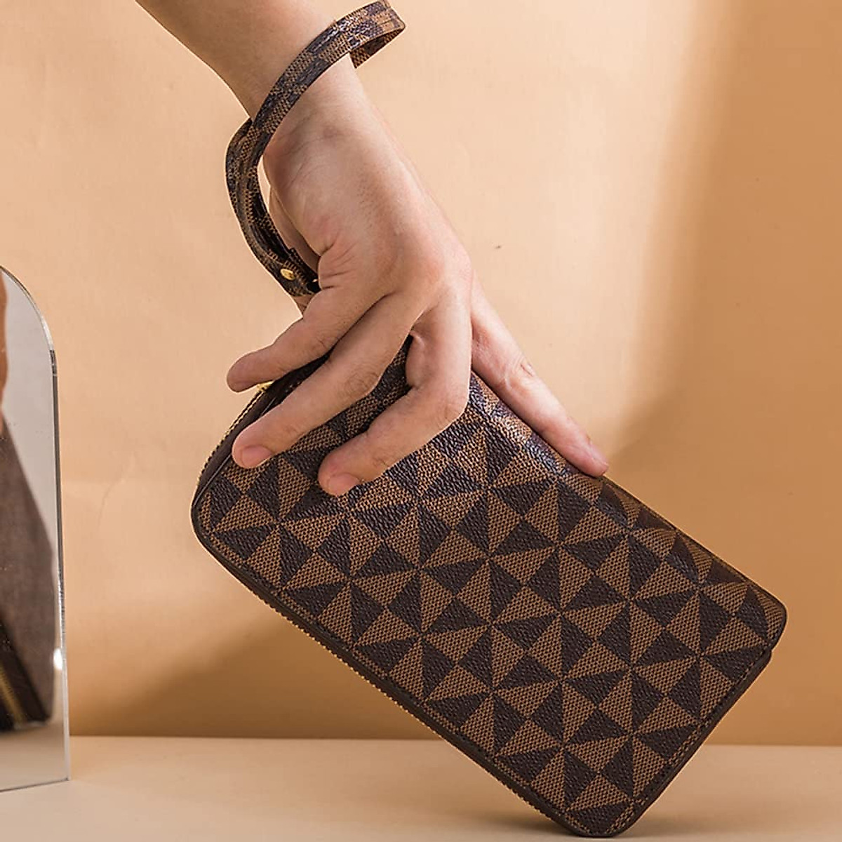 Veki Women's Wallet Double Zipper Pocket Wallets with Wrist Strap, Leather Credit Card Purse for Women Men (Brown)