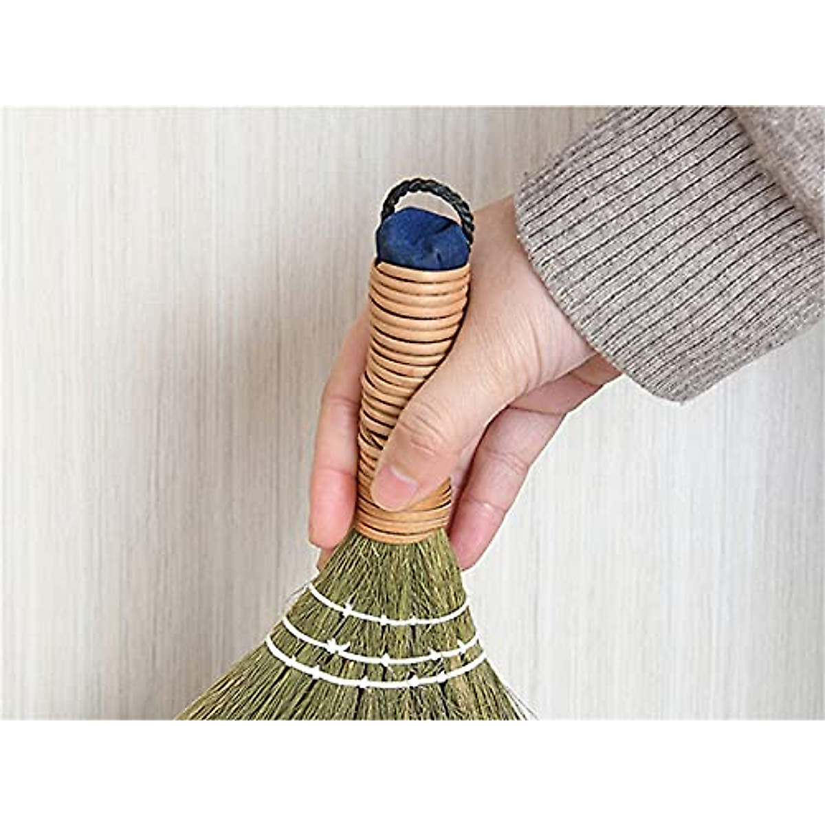 ODKKAYA Natural Whisk Sweeping Hand Handle Broom Retro Broom Corn Broom Asian Broom Household Angle Brooms Straw Soft Broom for House, Garage, Office, Lobby Room, Kitchen (Small)