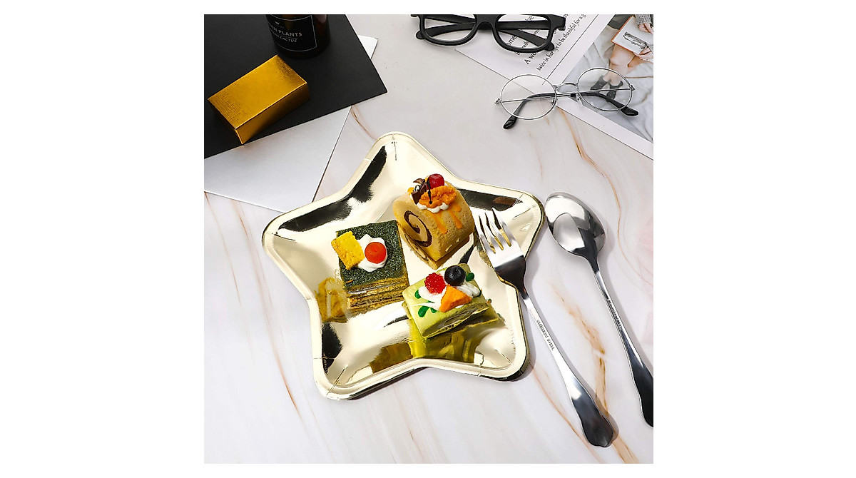 30 Thick Star Shaped Disposable Plates for Any Party