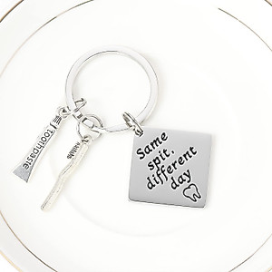 HUTIMY Dentist Gifts Keychain for Men Women Funny Dental Hygienist Gift Ideas with Tooth Charm Dentists Assistant Key Chains Jewelry Dental Keychain