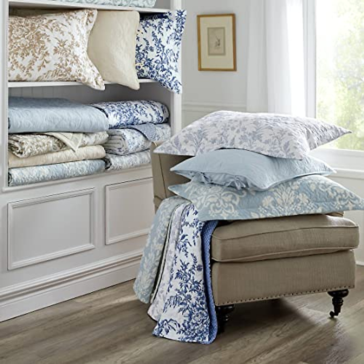 Laura Ashley - Rowland Collection - Quilt Set - 100% Cotton, Reversible, All Season Bedding with Matching Shams, Pre-Washed for Added Comfort, King, Blue