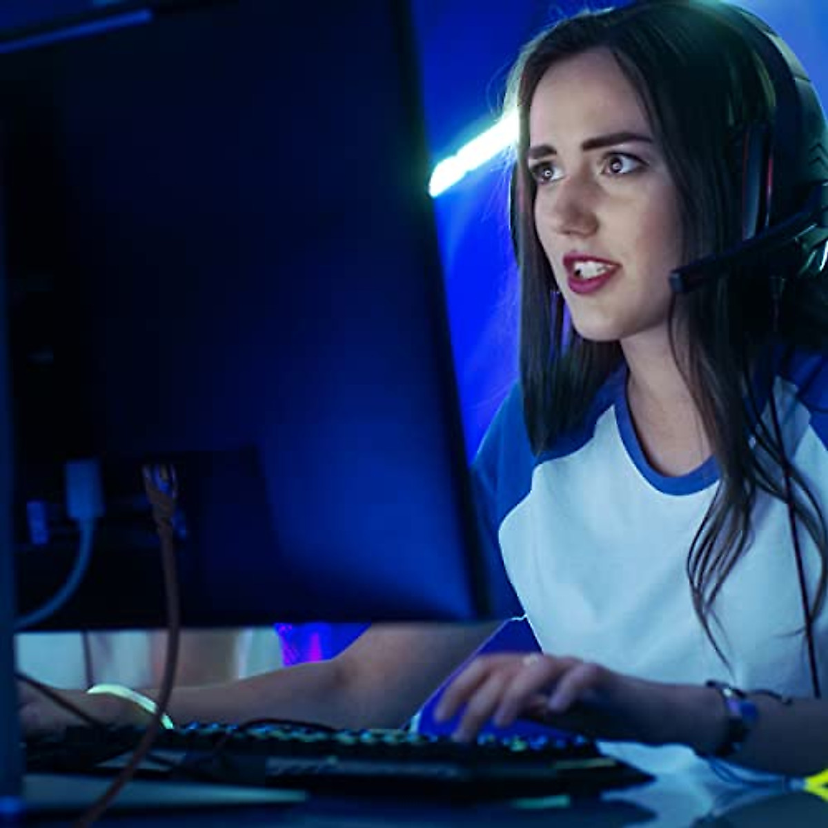 Monster 8K HDMI Cable Ultra High-Speed Cobalt 2.1 Cable - 48Gbps with eARC, 8K at 60Hz for Superior Video and Sound Quality – HDMI Cables for PS5, Apple TV, Roku, Smart TV, Xbox Series X and S – 4FT