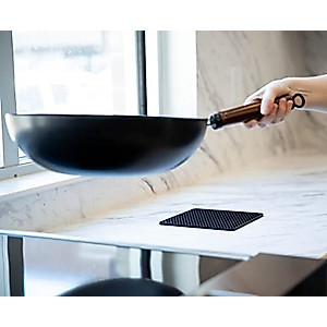 Gekko and Co. Carbon Steel Wok Pan with Lid Bundled with Hot Pads – 14-Piece Woks & Stir-Fry Pans Set –Non-Stick Chinese Wok Pan – Woks for Electric Stove, Gas, Halogen, Induction – 12.6 Inches