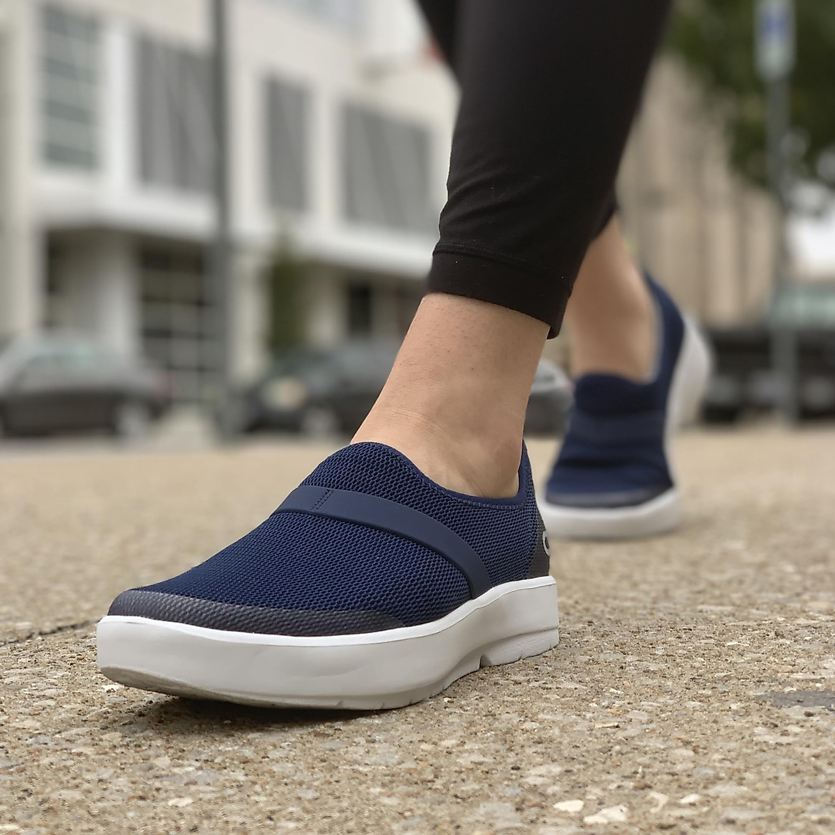 OOFOS OOmg Low Shoe, Navy & White - Women’s Size 9.5 - Lightweight Recovery Footwear - Reduces Stress on Feet, Joints & Back - Machine Washable