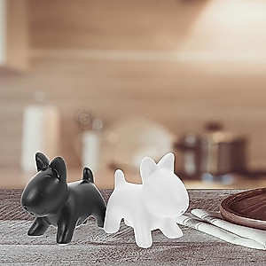 UPKOCH 2pcs Dog Salt and Pepper Shaker Set Cute Ceramic Dog Figurine Spices Jars Condiment Pots Seasoning Container Novelty Puppy Kitchen Accessories for Dog Lover
