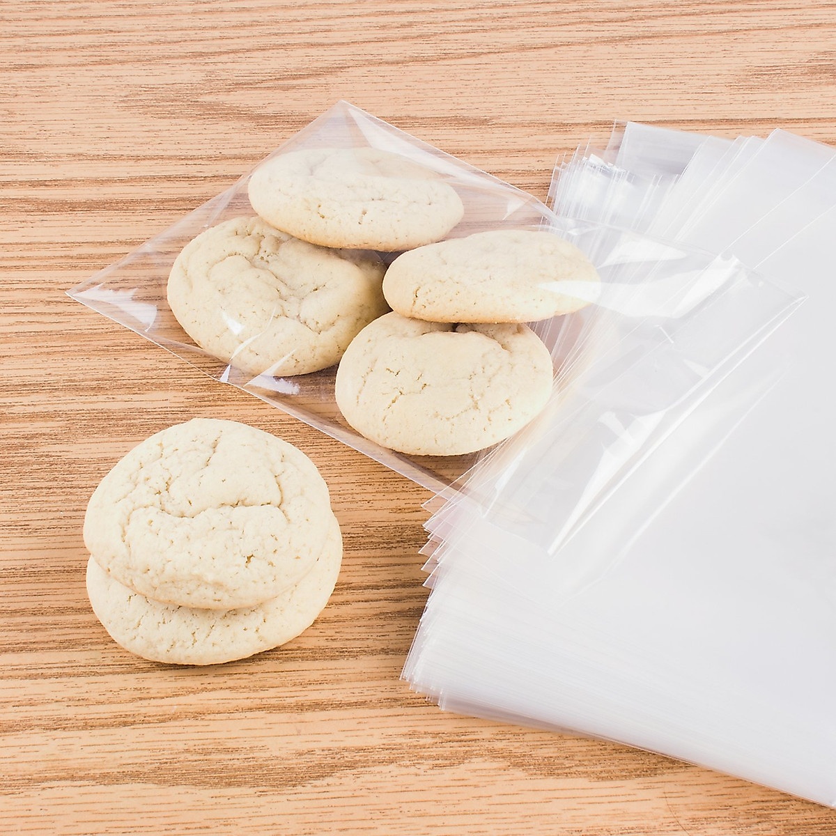 Clear Resealable Display Cellophane Bags Gift Treat Basket Supplies, Adhesive Closure for Snacks, Cards, Envelope Letters, Candy, Party Supplies (100 Bags) by Super Z Outlet (5" x 7")