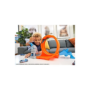Hot Wheels Toy Car Track Set Loop Stunt Champion, Dual-Track Loop with Dual-Launcher, Includes 1:64 Scale Toy Car