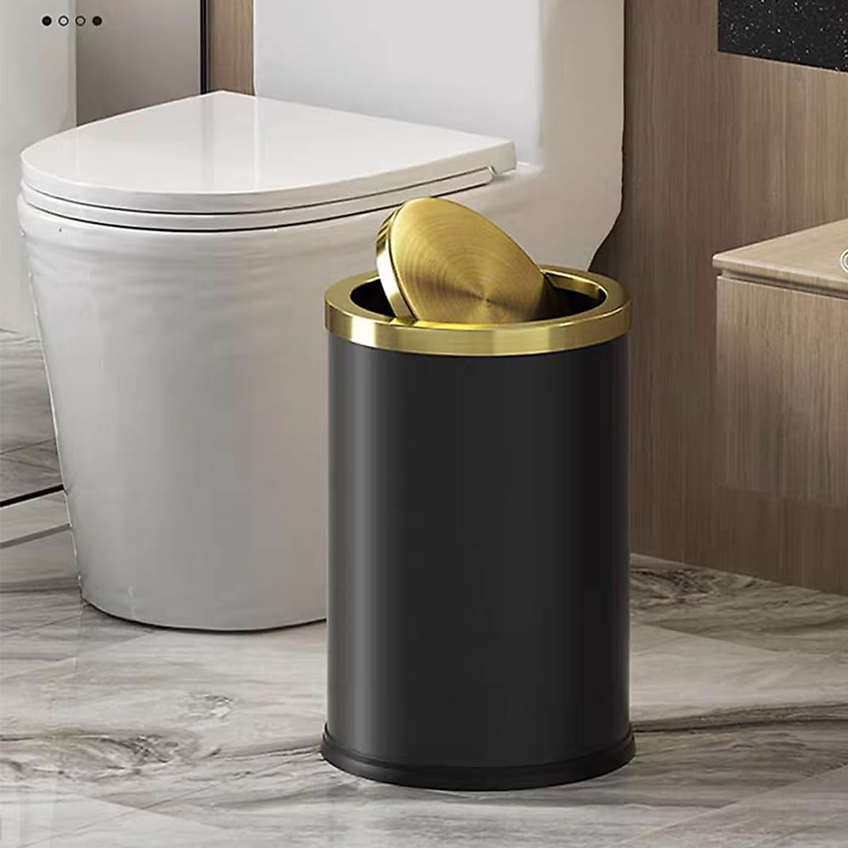 LEASYLIFE 9L/2.4GAL Black and Gold Trash Can for Bathroom,Small Trash Can with Flipping Lid,Garbage cans for Bathroom, Hotel,Office,Lundry,Powder Room, Metallic Gold (ＢＬＡＣＫ)