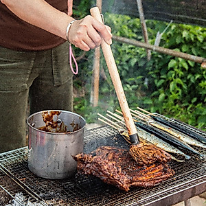 BBQ Sauce Pot and Basting Brush Set, 61 oz Stainless Steel Sauce Pan & Basting Mop Brush, Gifts for Griller, with 2Pcs Wooden Long Handle Barbecue Sauce Mops & 2Pcs Replacements