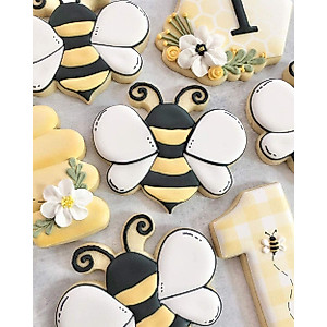 Aoerfes 6 Piece Bee Cookie Cutter Set, Honeycomb Hexagon Honey Jar, Bear the Pooh Molds Cutters for Bee Party Making Muffins, Biscuits, Sandwiches Fondant Decorations