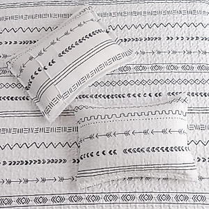 DURLENGEN White Quilt Set King Size 3Pcs,Bohemian Design with White & Black Geometric Pattern Printed on White, All Season Lightweight Coverlet Sets(King 106x96,Boho White)