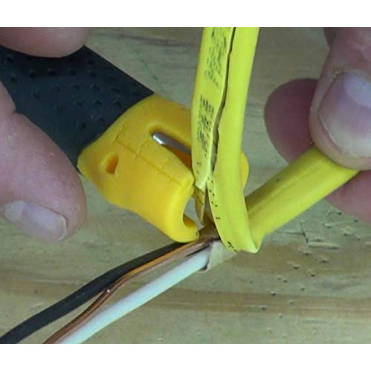 IDEAL Electrical 45-025 Lil’ Ripper Stripper – Wire Stripper w/ Slitting Blade, V-Notch, Flat Blade Clip