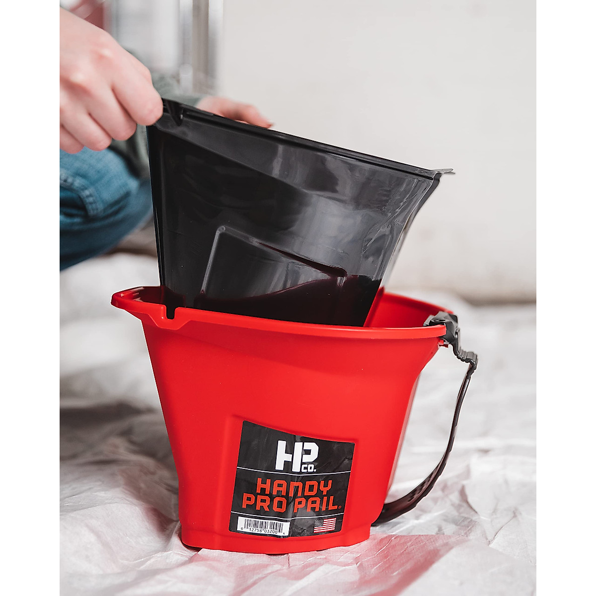 Handy Paint Pro Pail, Holds 1/2 Gallon of Paint or Stain, Accommodates up to a 6 1/2 inch Mini-Roller and 3 inch Brush
