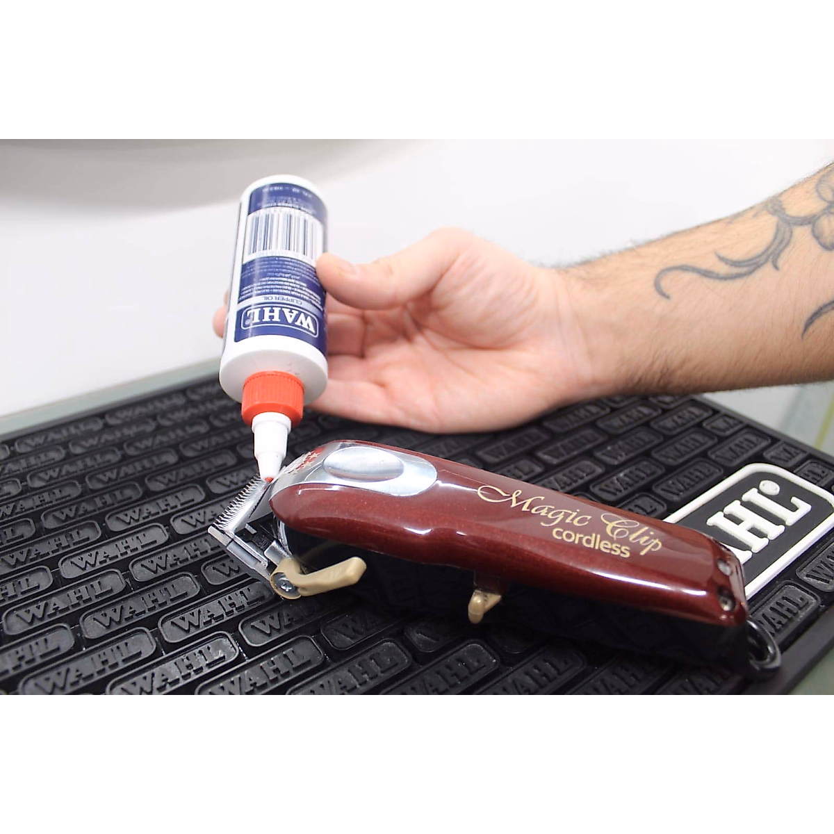 Wahl Clipper Oil, Blade Oil for Hair Clippers, Beard Trimmers and Shavers, Lubricating Oils for Clippers, Maintenance for Blades, Suitable for Hair Clipper and Trimmer Blades,Reduces Friction,118.3 ml