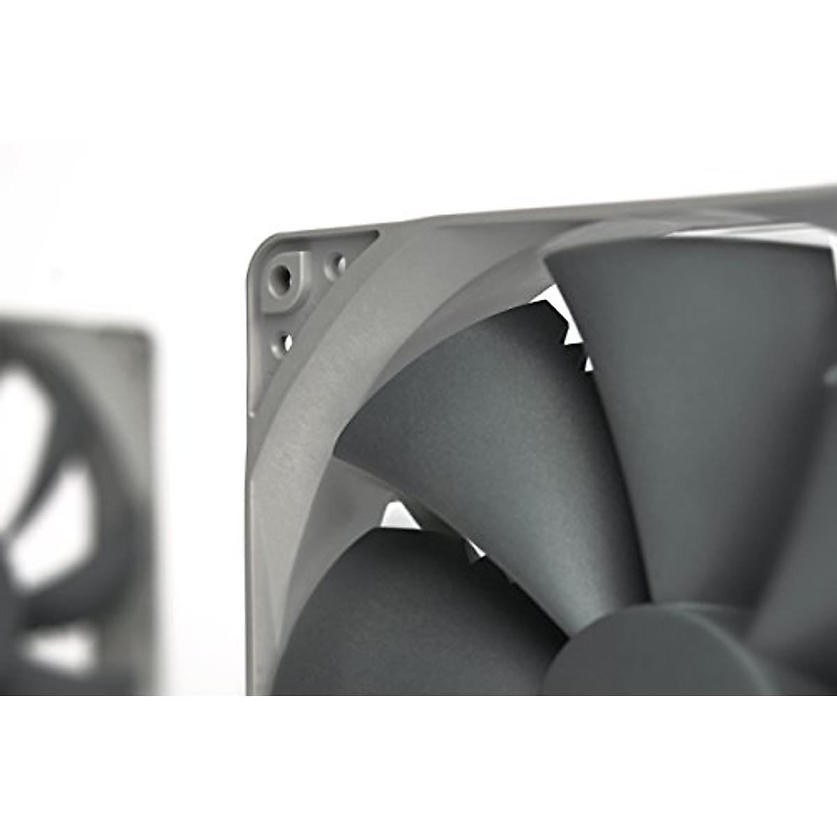 Noctua NF-P14s redux-1500 PWM, High Performance Cooling Fan, 4-Pin, 1500 RPM (140mm, Grey)for Desktop
