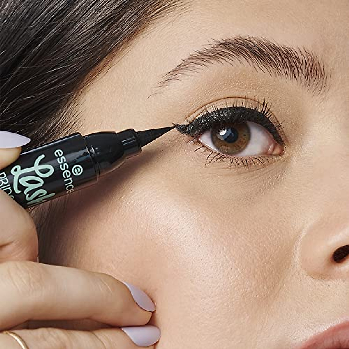 essence | Lash Princess Eyeliner Pen | Smudge Proof & Easy to Use | Vegan & Cruelty Free | Free From Parabens-Fragrance & Microplastic Particles (Black)