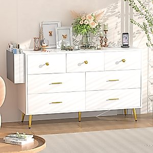 SOSPIRO 7 Drawer Dresser for Bedroom, Modern White Gold Dresser with Wide Drawers and Power Outlets, Long Chest of Drawers for Living Room Hallway Entryway, White
