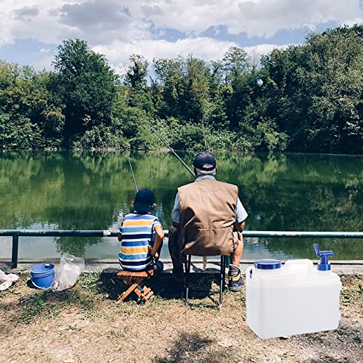 Dicunoy Water Container with Spigot, 4 Gallon Camping Drinking Water Storage Jug, Portable Thick Slim Water Dispenser Carrier for Vehicle, Car, Outdoor, Hiking, Emergency, Hurricane Supplies